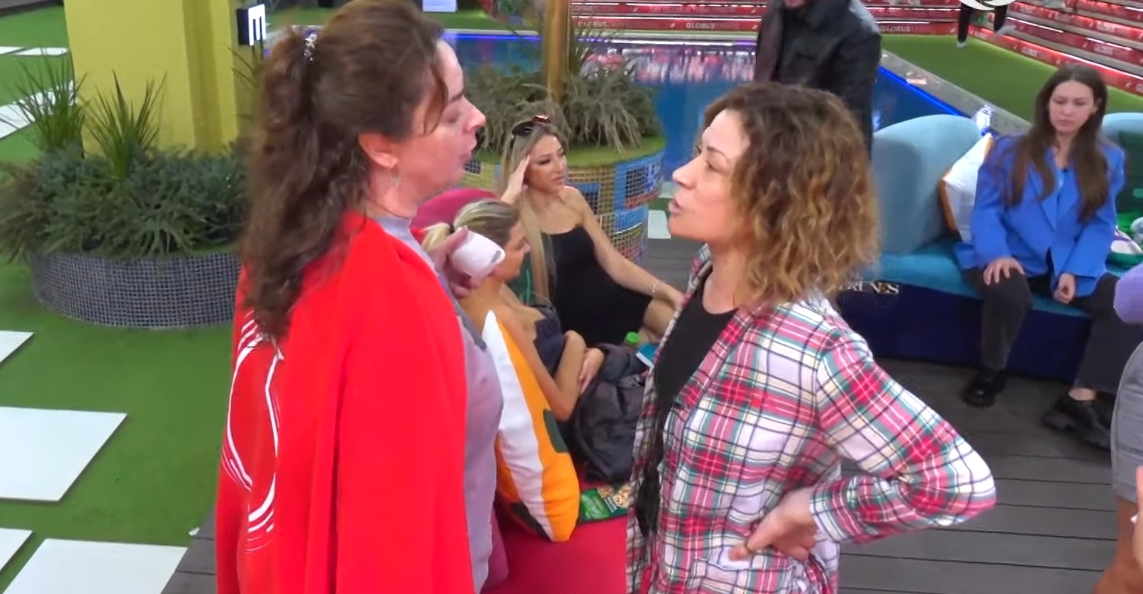“Ik er dreq”, Degradon debati Julia-Egla: Copë mishi me dy sy…/Video ...